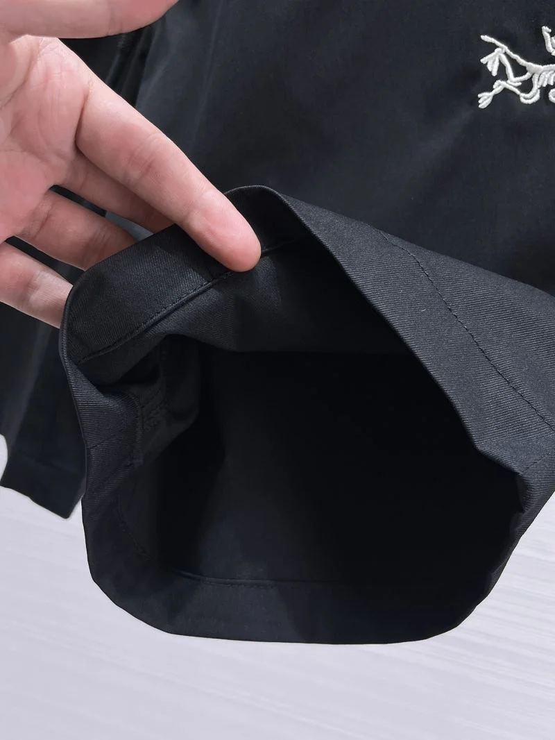 Brand-authenticated Arcteryx Short Pants