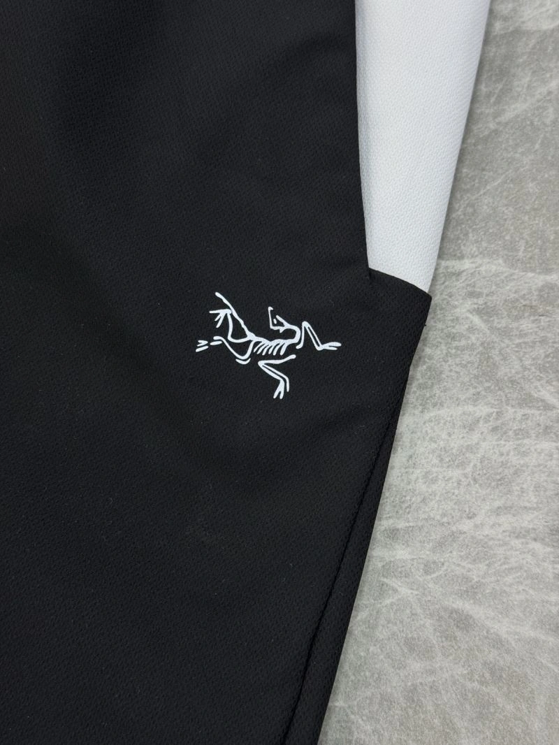 Brand-authenticated Arcteryx Short Pants