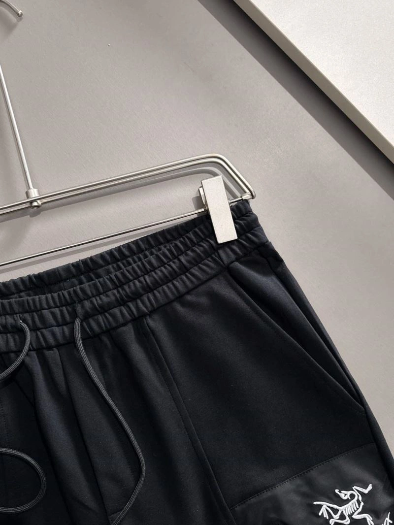 Brand-authenticated Arcteryx Short Pants