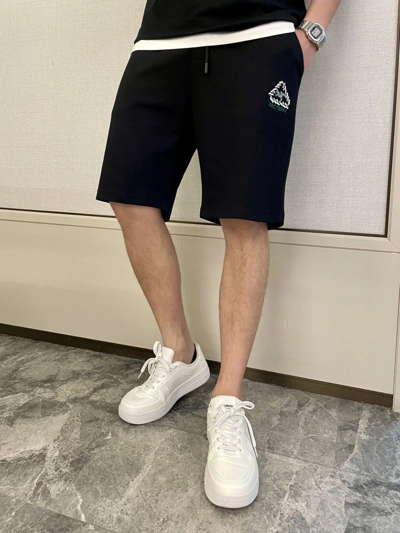 Brand-authenticated Arcteryx Short Pants
