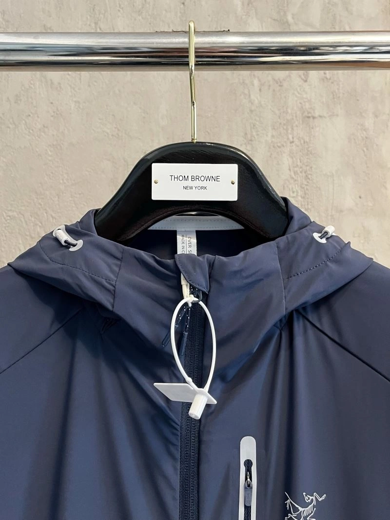 Top mirror Arcteryx Sunscreen Jacket
