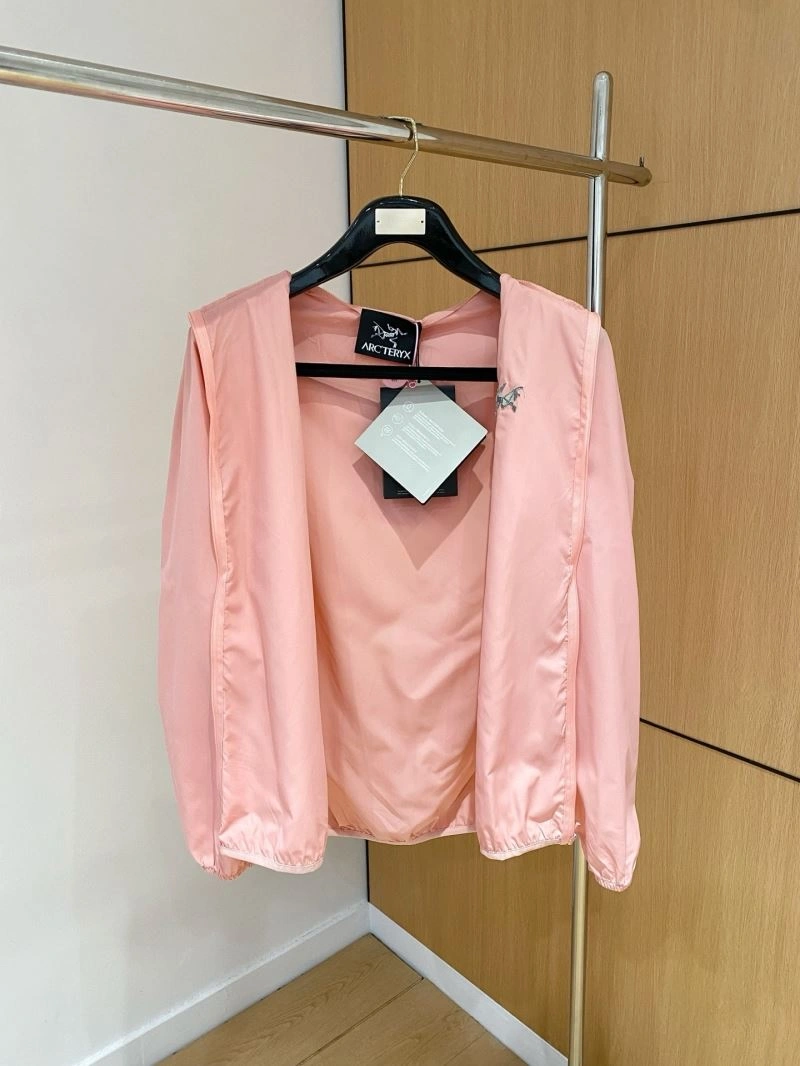 Accurate model Arcteryx Sunscreen Jacket