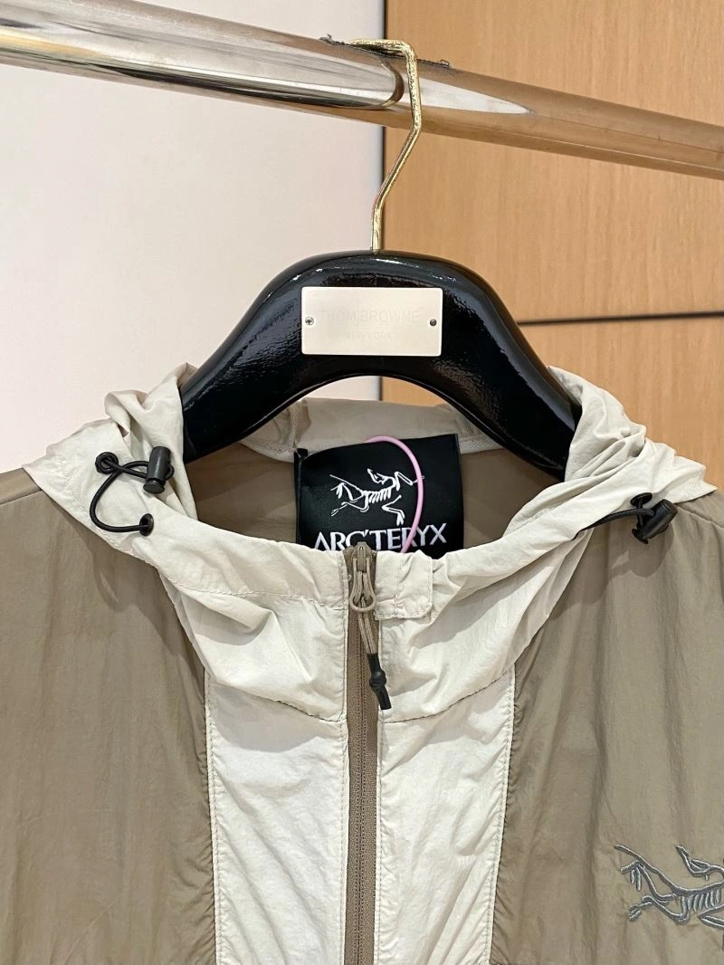 Indistinguishable Arcteryx Sunscreen Jacket