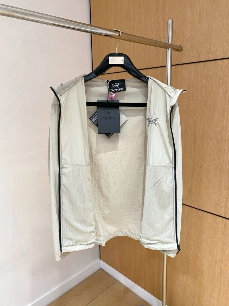 Legit Arcteryx Sunscreen Jacket