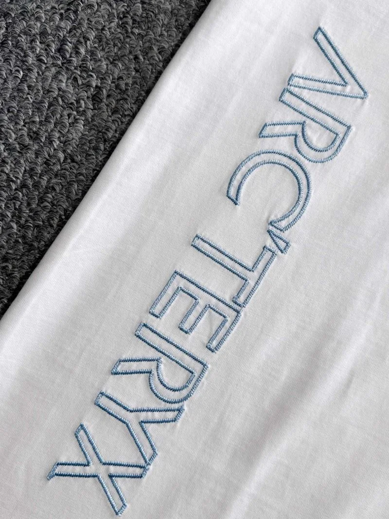 Brand-authenticated Arcteryx T-Shirts