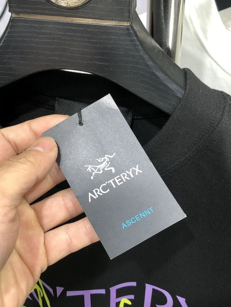 Top mirror Arcteryx T-Shirts
