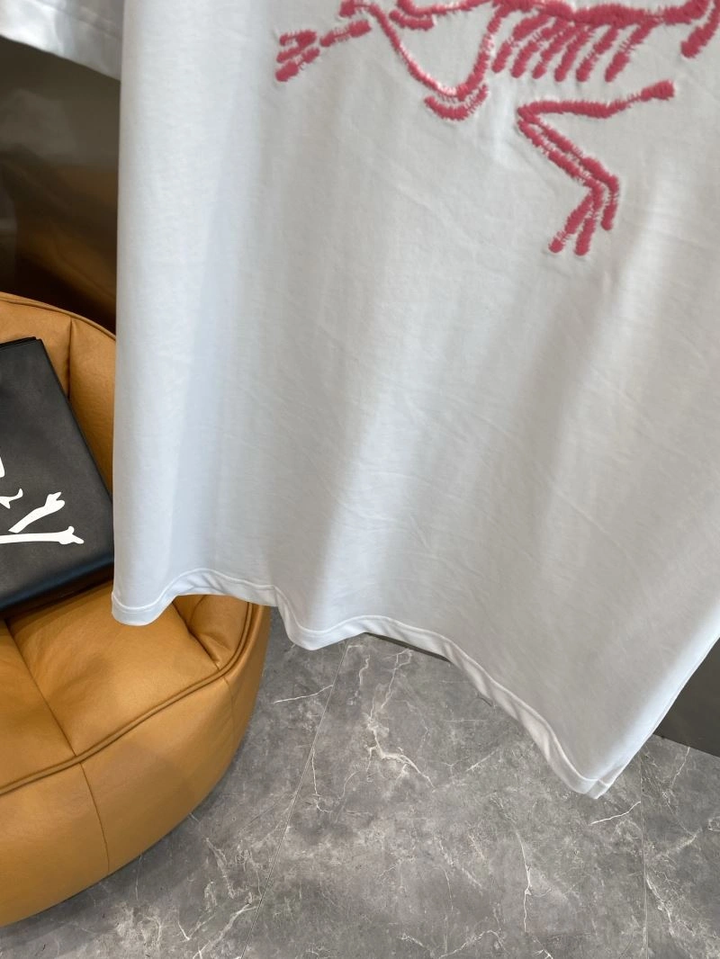 Top mirror Arcteryx T-Shirts