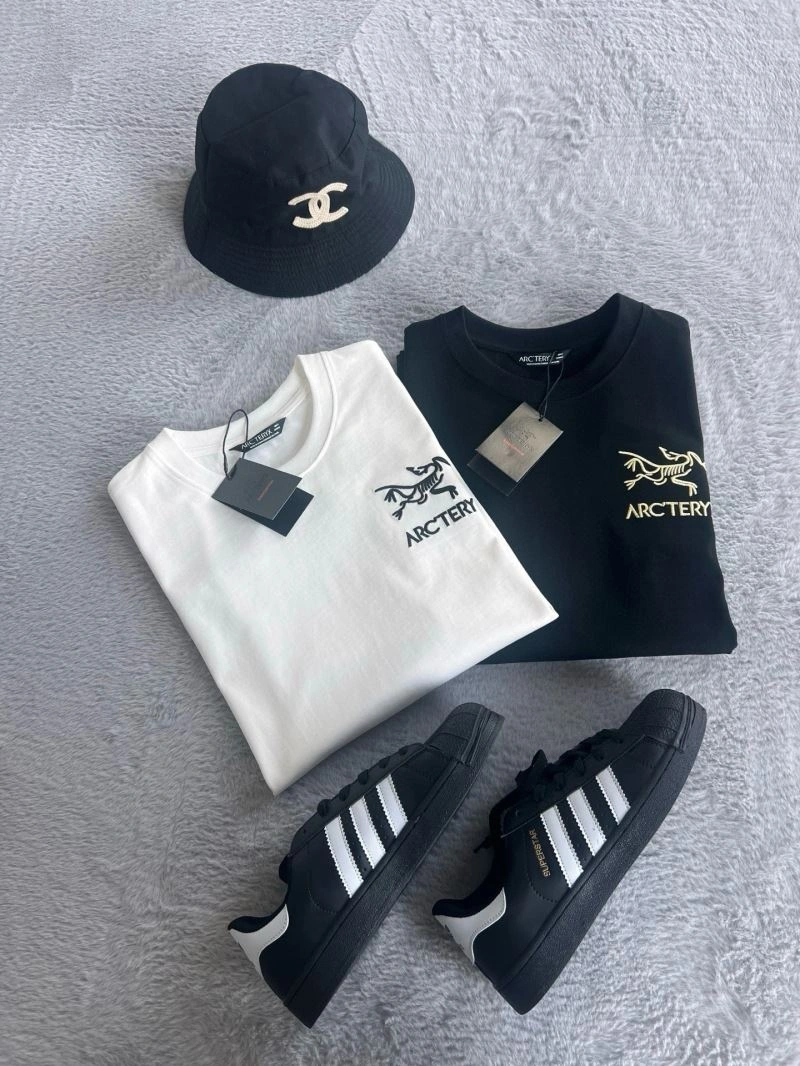 Brand-authenticated Arcteryx T-Shirts
