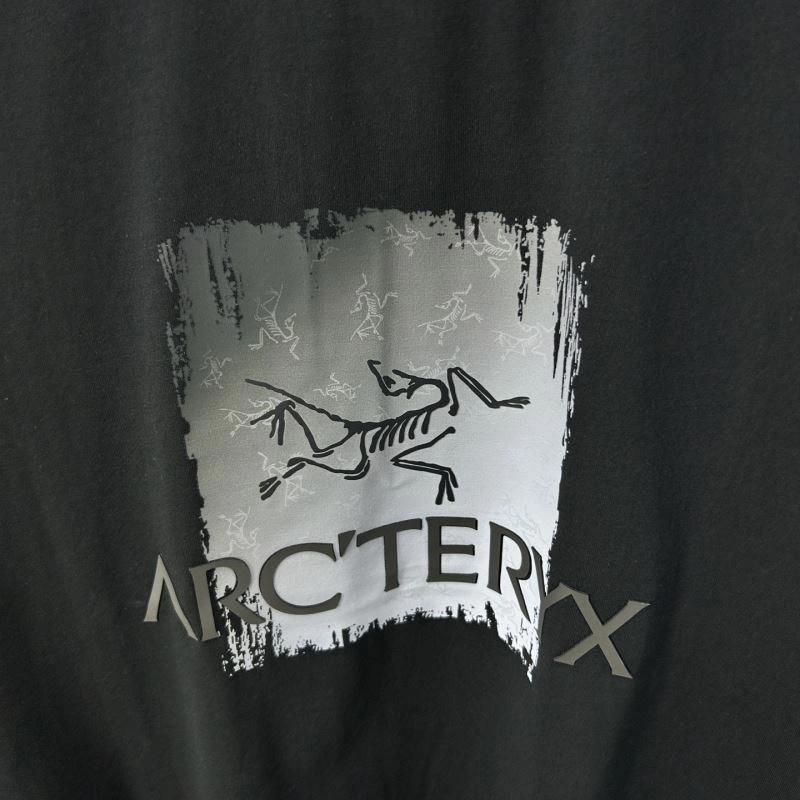 Brand-authenticated Arcteryx T-Shirts