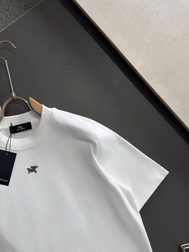 Brand-authenticated Arcteryx T-Shirts