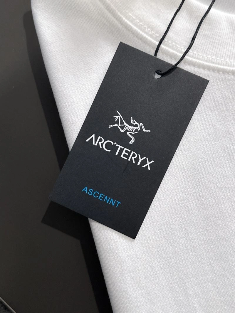 Brand-authenticated Arcteryx T-Shirts