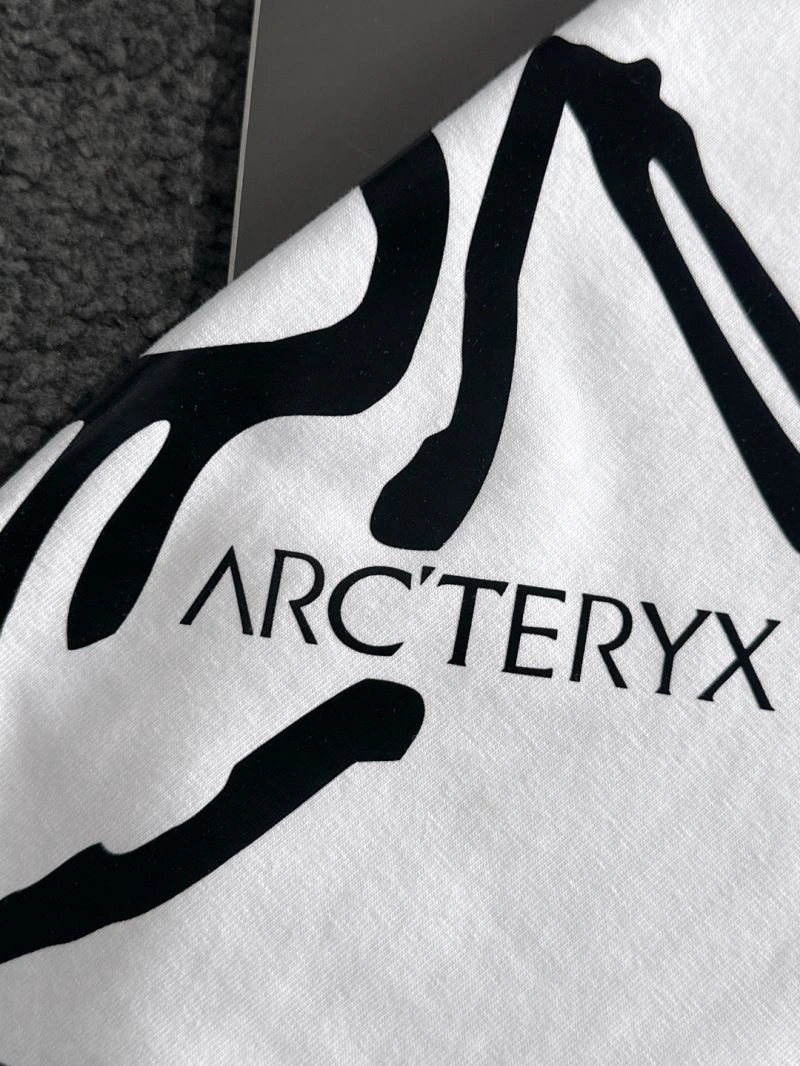 Brand-authenticated Arcteryx T-Shirts