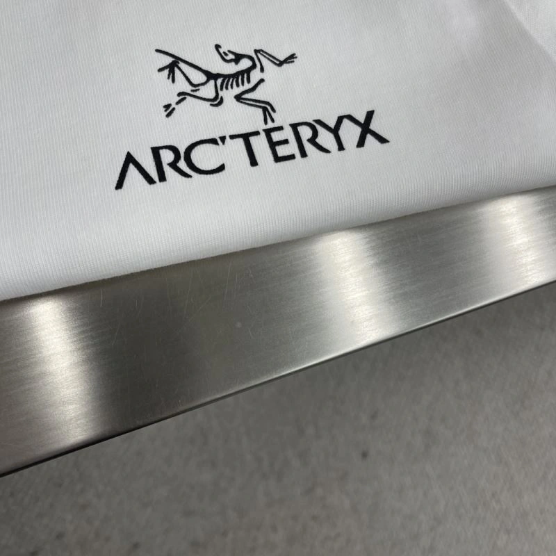 Top mirror Arcteryx T-Shirts