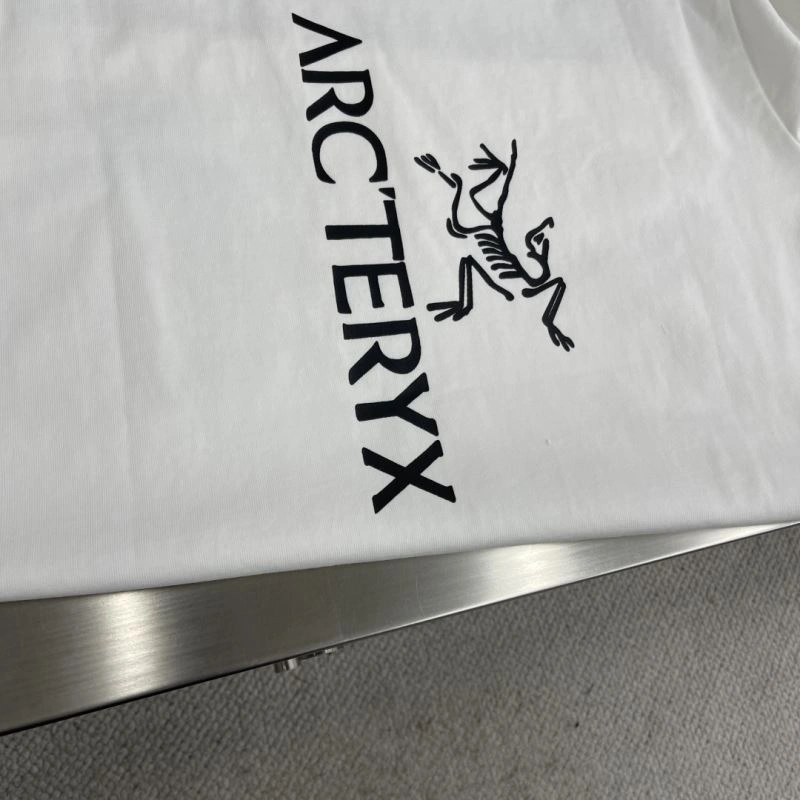 Top mirror Arcteryx T-Shirts