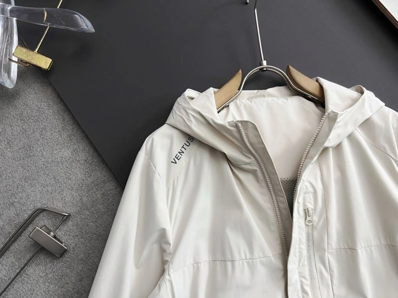 Top mirror Armani Outwear