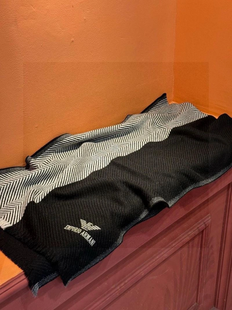 Low-cost Armani Scarf
