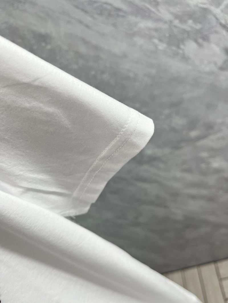 Low-cost Armani T-Shirts