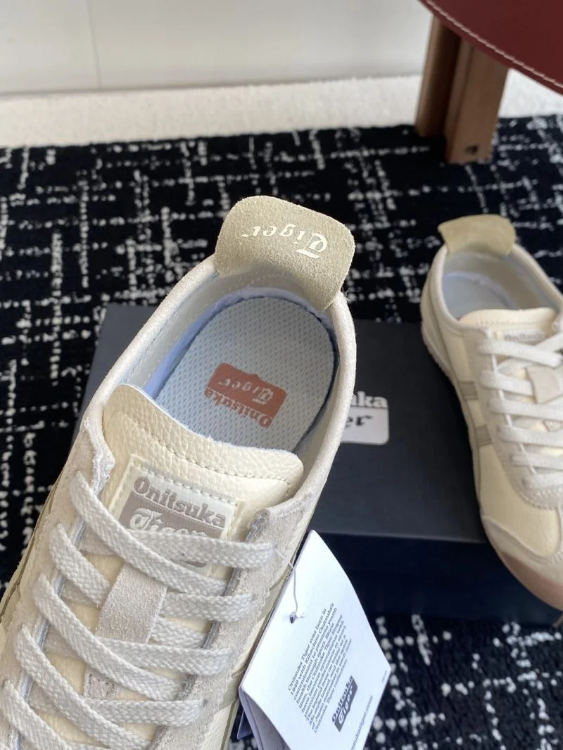 Indistinguishable Asics Shoes