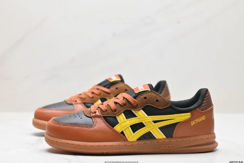 Indistinguishable Asics Shoes