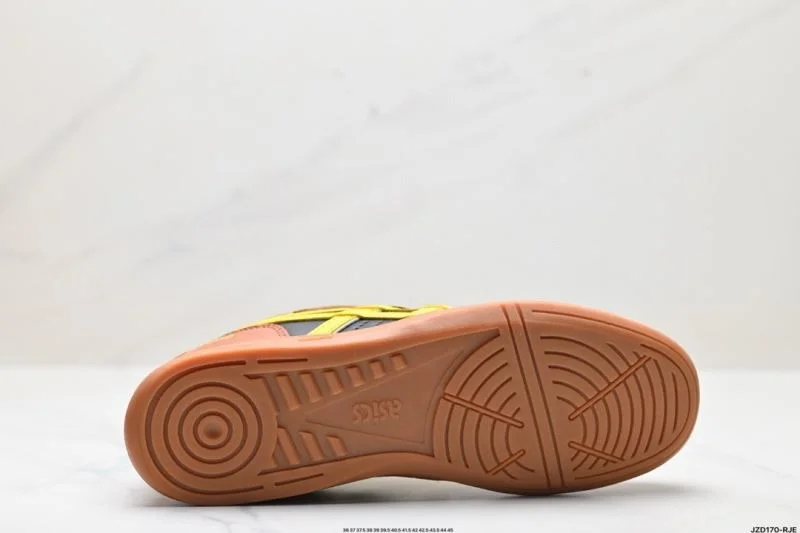 Indistinguishable Asics Shoes