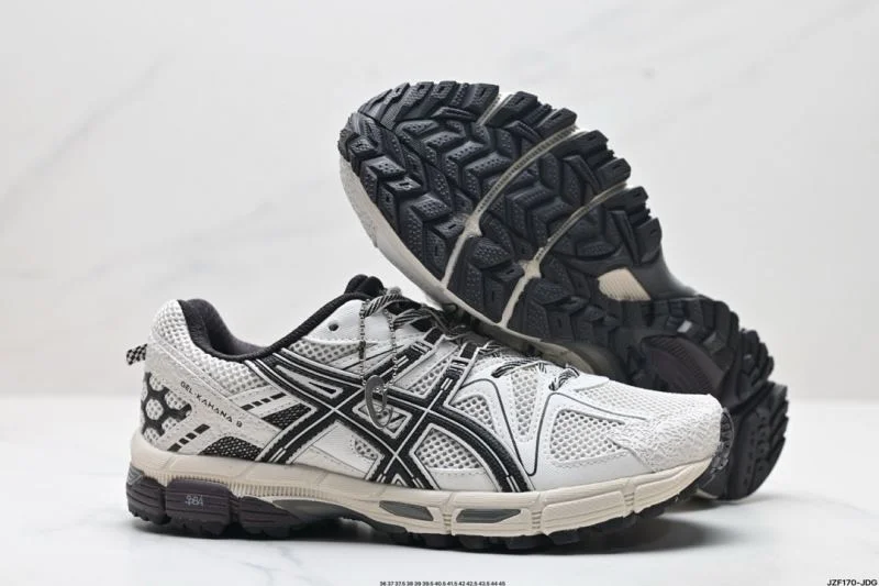Accurate model Asics Shoes