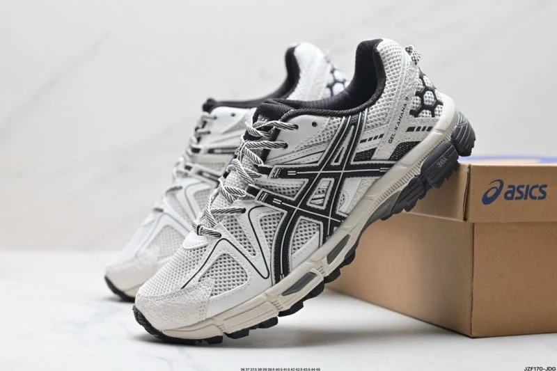 Accurate model Asics Shoes