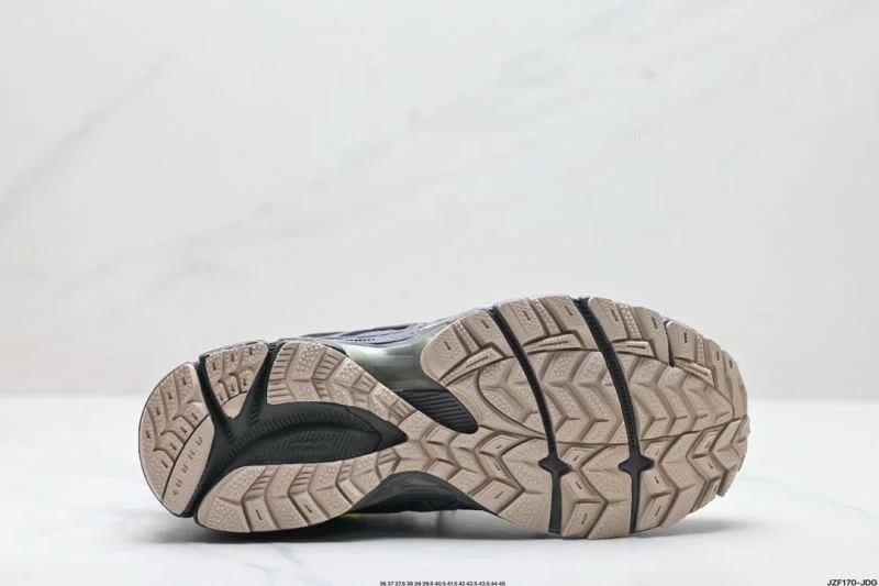 Low-cost Asics Shoes