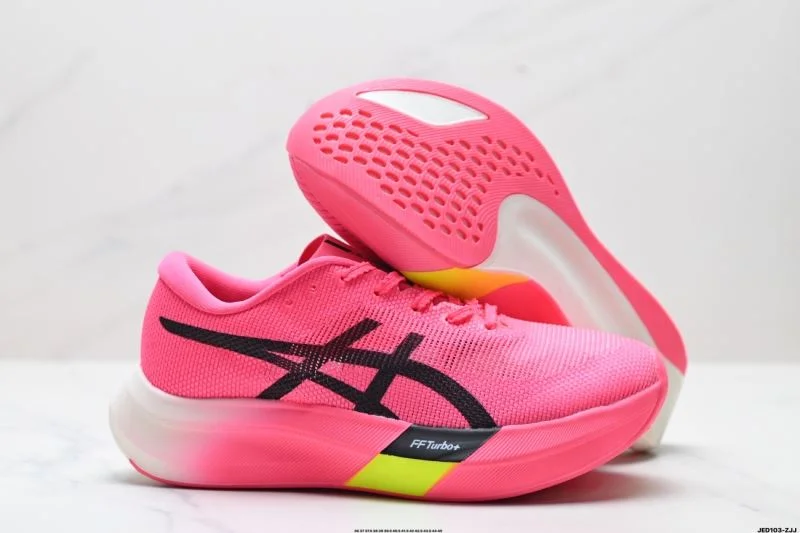 Accurate model Asics Shoes