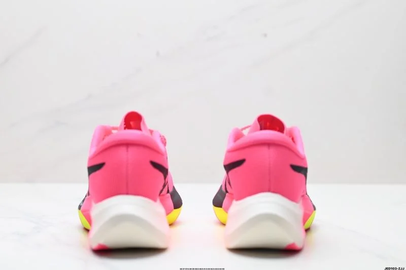 Accurate model Asics Shoes