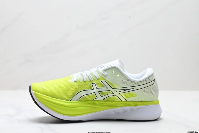 Indistinguishable Asics Shoes