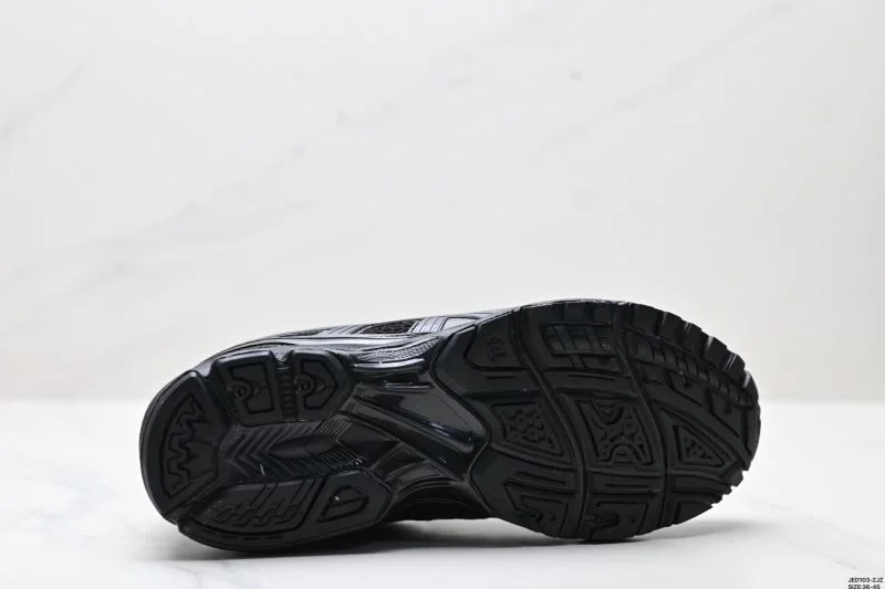 Accurate model Asics Shoes