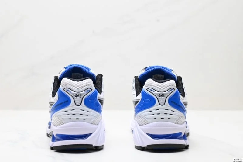 Accurate model Asics Shoes