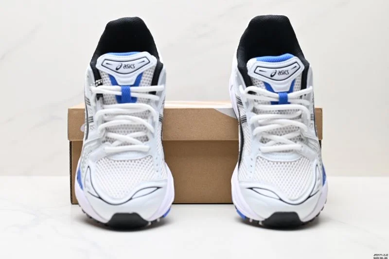 Accurate model Asics Shoes