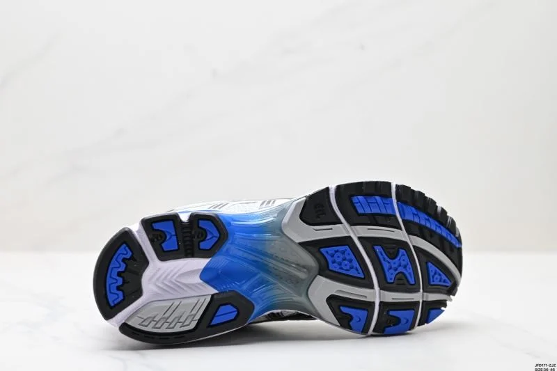 Accurate model Asics Shoes