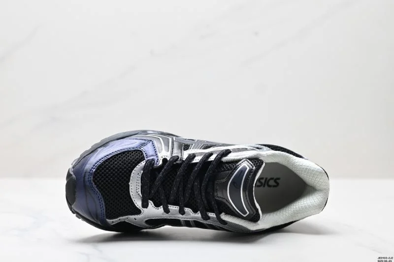 Indistinguishable Asics Shoes
