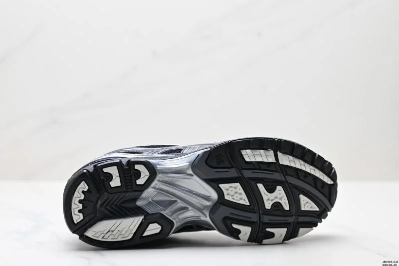 Indistinguishable Asics Shoes
