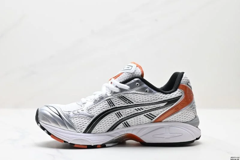 Indistinguishable Asics Shoes