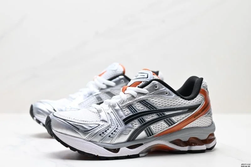 Indistinguishable Asics Shoes