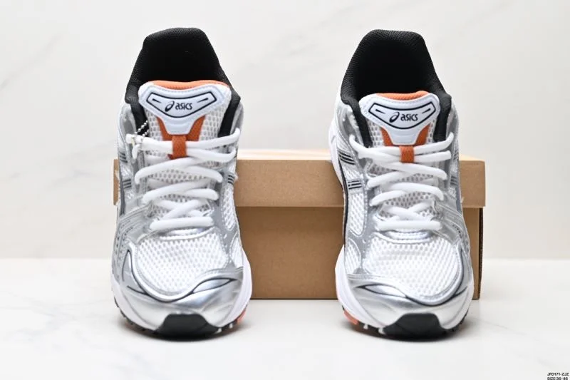 Indistinguishable Asics Shoes