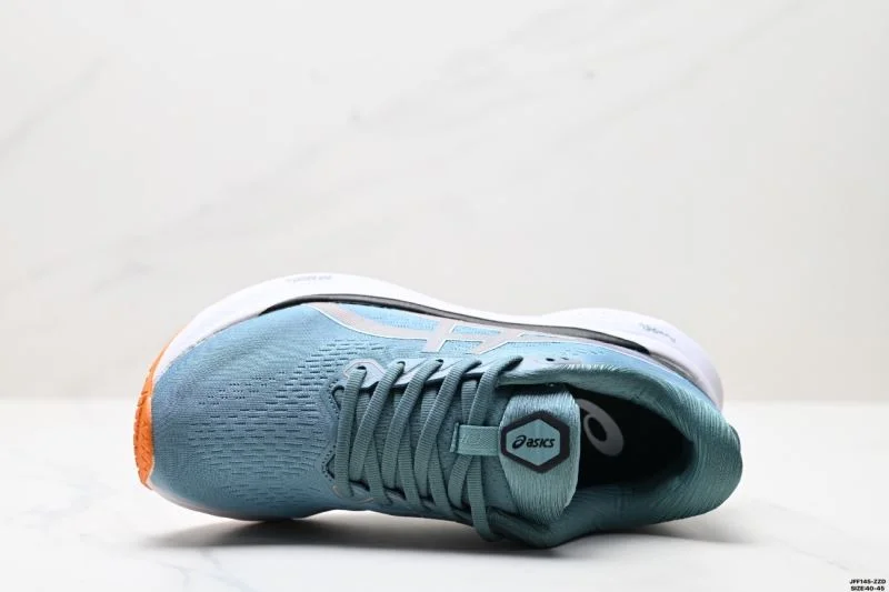 Indistinguishable Asics Shoes