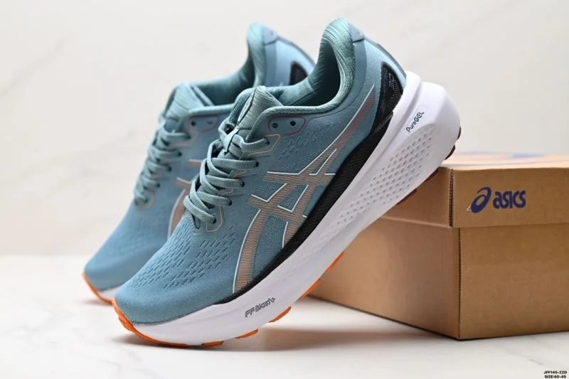 Indistinguishable Asics Shoes