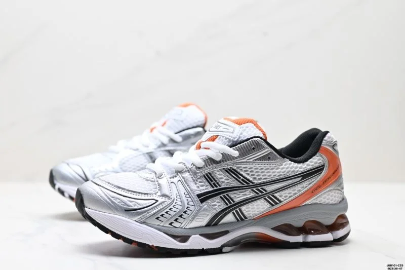 Accurate model Asics Shoes