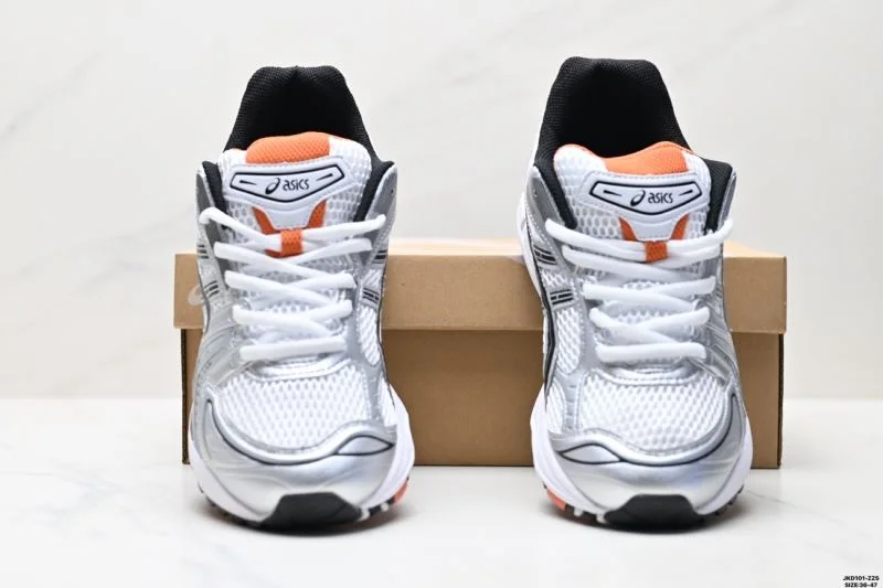 Accurate model Asics Shoes