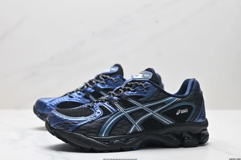 Accurate model Asics Shoes