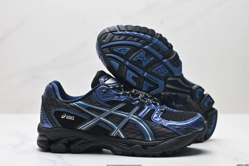 Accurate model Asics Shoes
