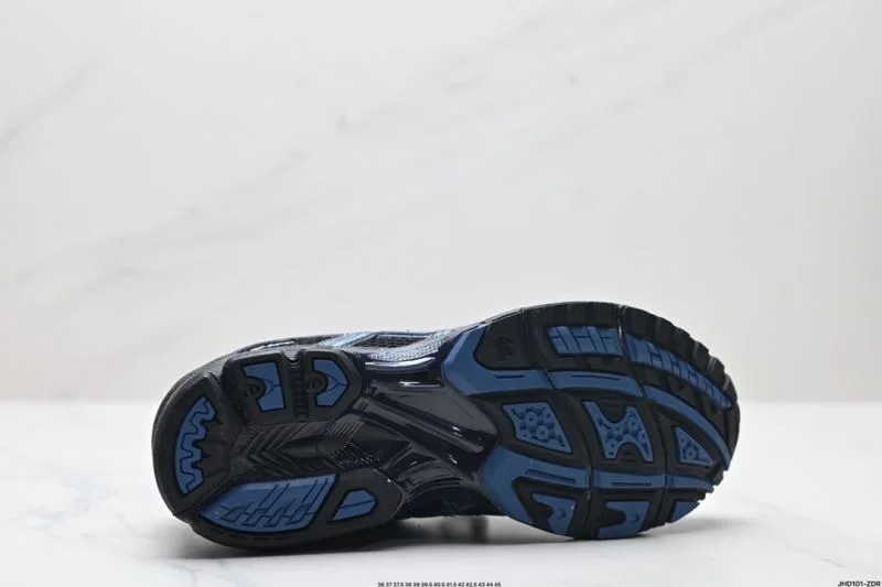 Accurate model Asics Shoes
