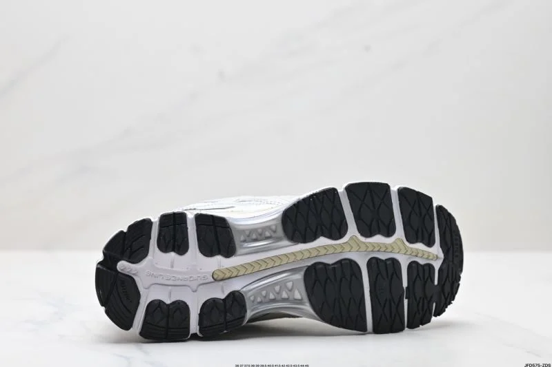 Brand-authenticated Asics Shoes