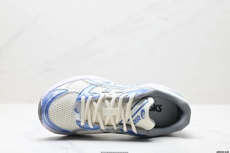 Indistinguishable Asics Shoes