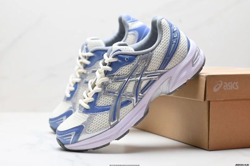Indistinguishable Asics Shoes