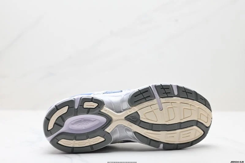 Indistinguishable Asics Shoes